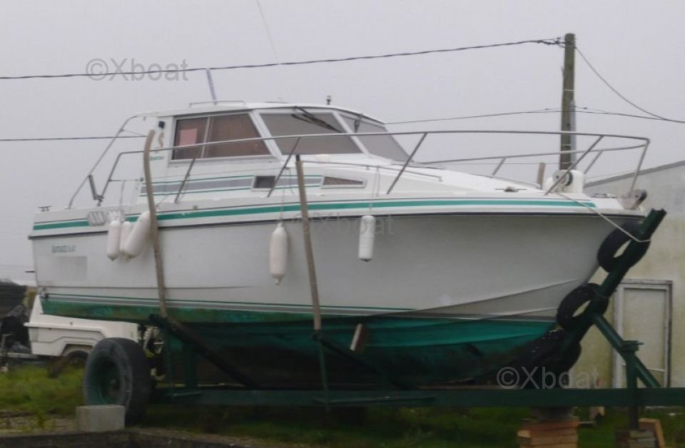 Bateaux à Moteurs d'occasion du chantier de construction BENETEAU ...