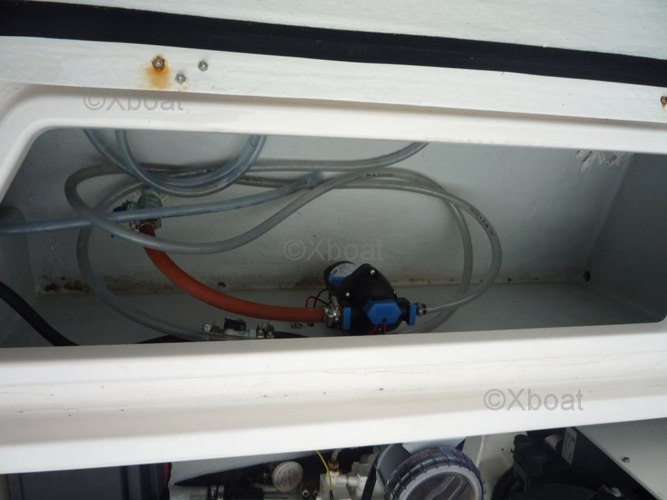 Bateaux à Moteurs d'occasion du chantier de construction ARVOR, Modèle ...