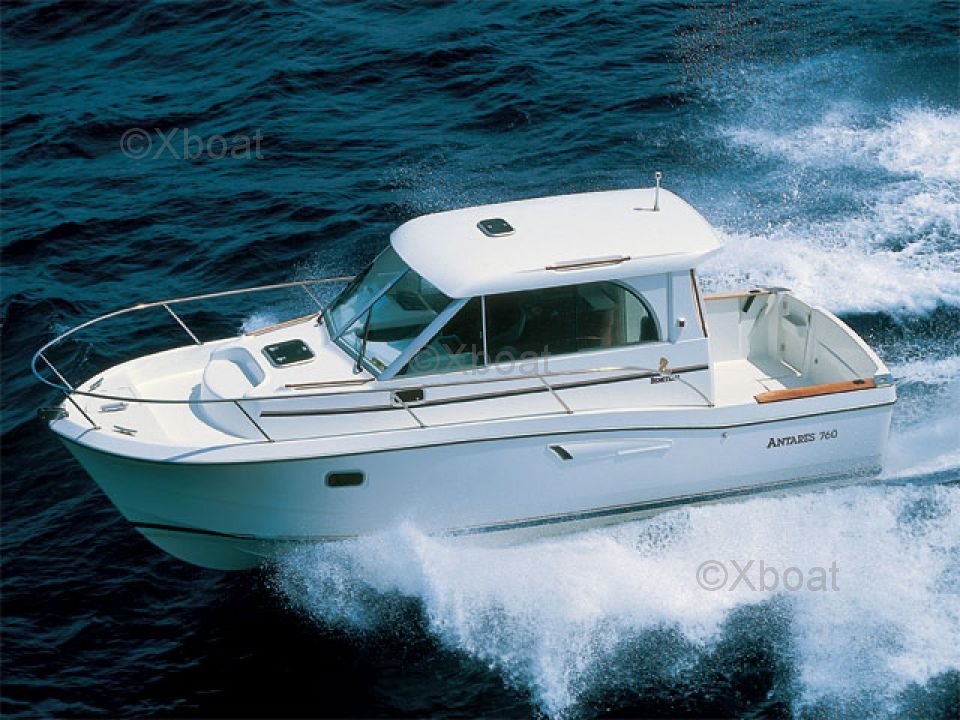 Bateaux à Moteurs d'occasion du chantier de construction BENETEAU ...