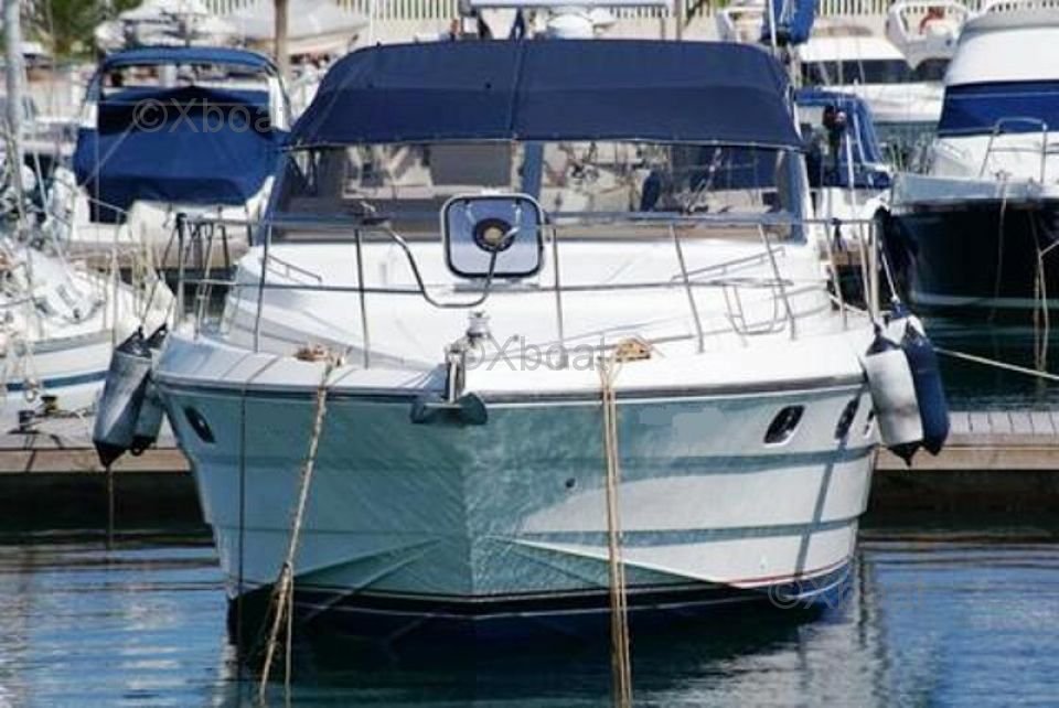 Bateaux à Moteurs d'occasion du chantier de construction PRINCESS ...