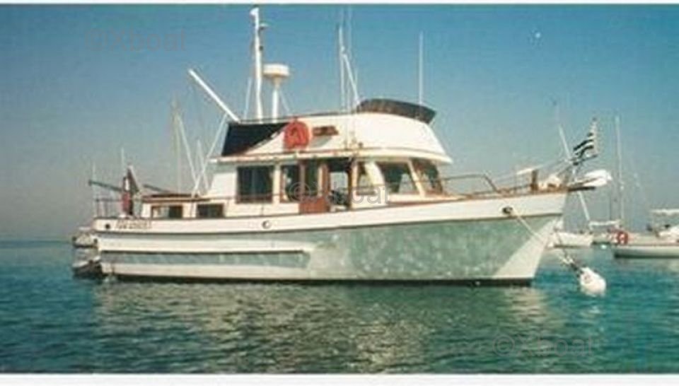 Bateaux à Moteurs d'occasion du chantier de construction Marine ...