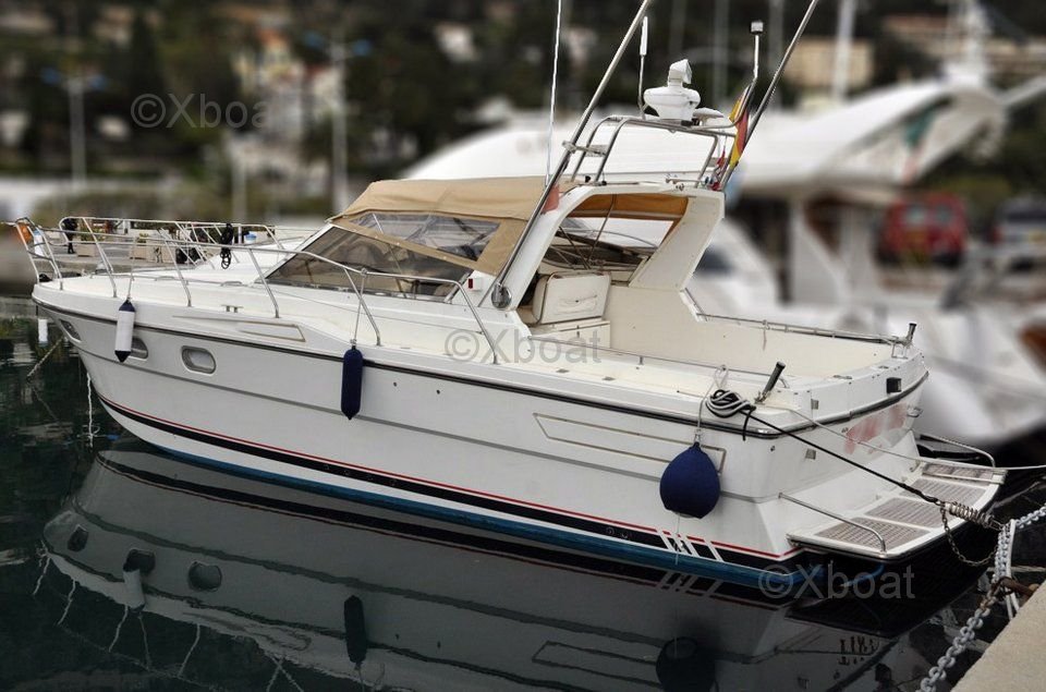 Bateaux à Moteurs d'occasion du chantier de construction MARINE ...