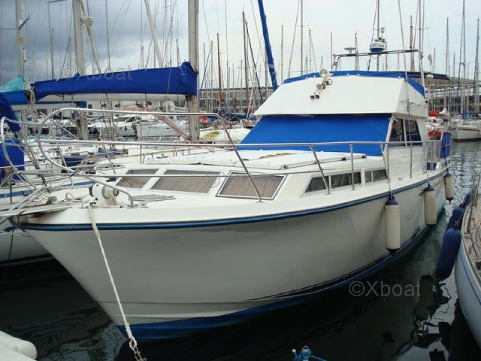 Bateaux à Moteurs d'occasion du chantier de construction MARINE ...