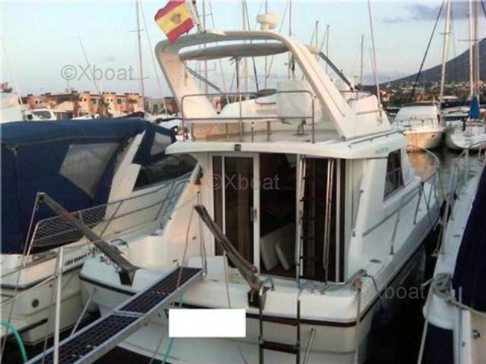 Bateaux à Moteurs d'occasion du chantier de construction Marine ...