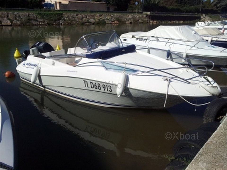 Bateaux à Moteurs d'occasion du chantier de construction DELPHIA ...