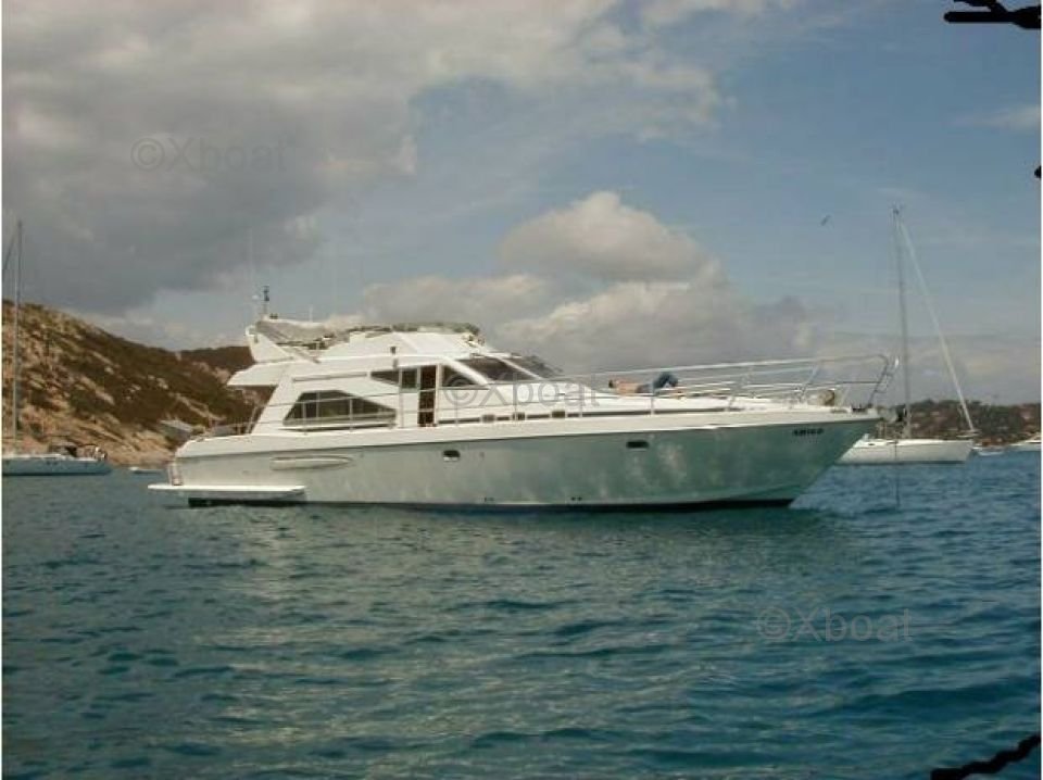 Bateaux à Moteurs d'occasion du chantier de construction GUY COUACH ...