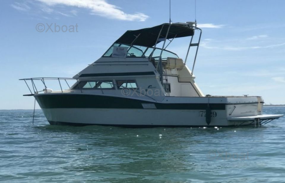 Bateaux à Moteurs d'occasion du chantier de construction Fiberform ...