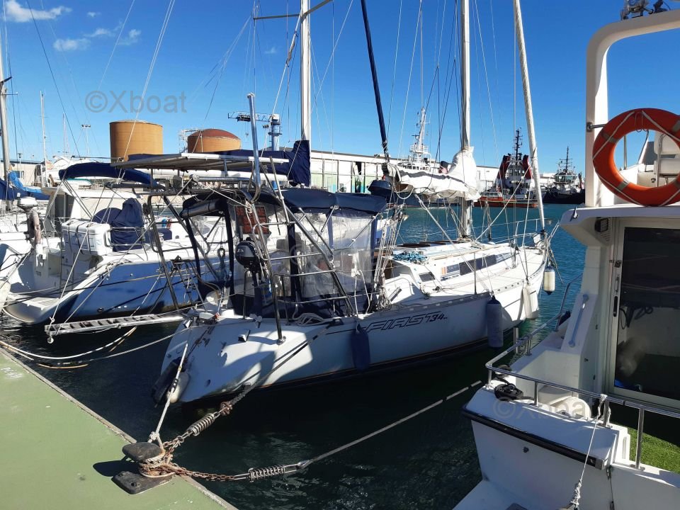 Voilier du chantier de construction BENETEAU, Modèle FIRST 345 de 1984, Espagne Valencia - Fiche ...